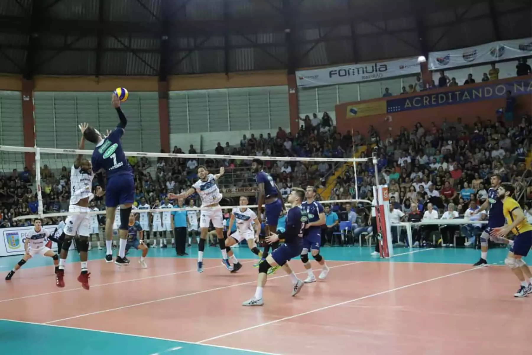 Ribeirão dá trabalho, mas Sada/Cruzeiro vira na estreia – Web Vôlei Ribeirão dá trabalho, mas Sada/Cruzeiro vira na estreia – Web Vôlei